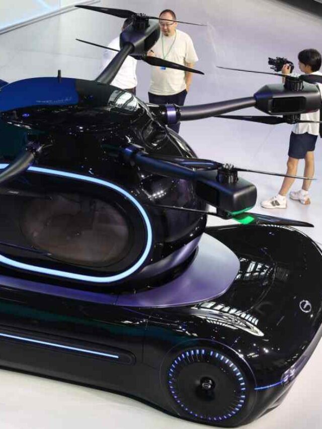 GAC Group Debuts Unique eVTOL Vehicle that Splits into Two, With Wheels ...