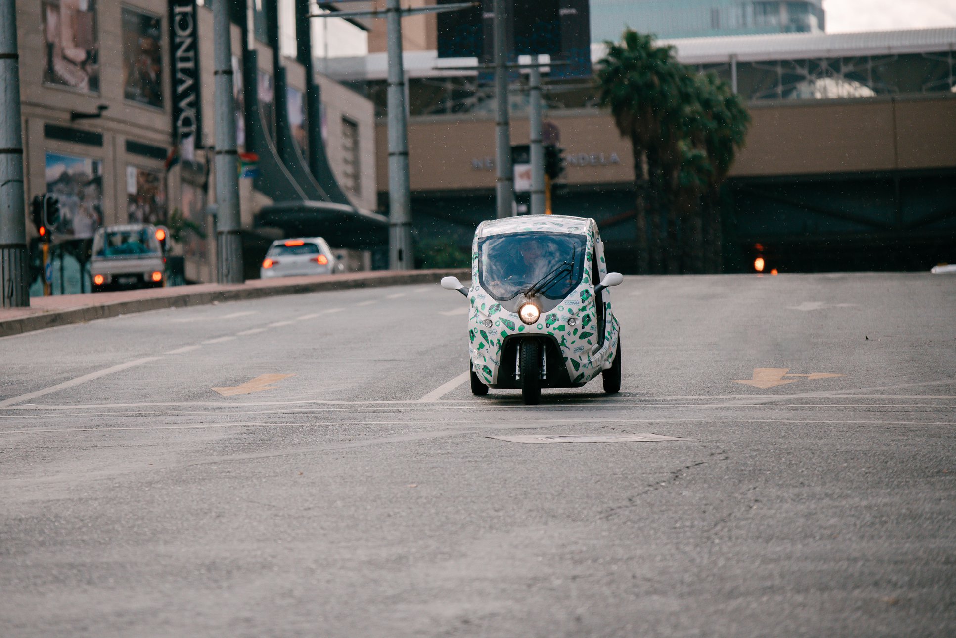Green Scooter's Zbee: The Compact Electric Trike Redefining Green Urban ...