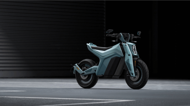 Naxeon I AM Electric Motorcycle: A New Player in Urban E-Mobility ...