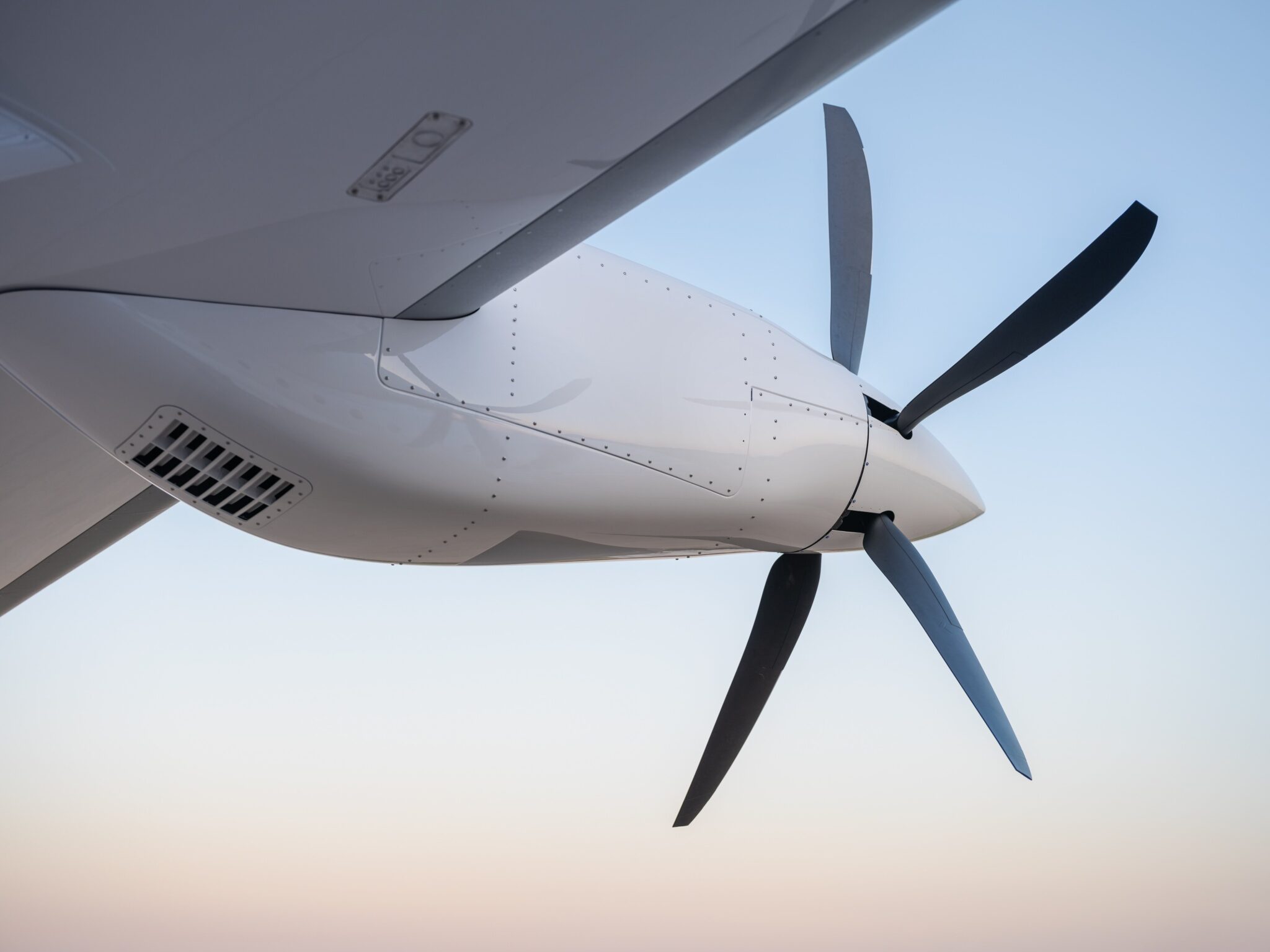 Heart Aerospace's Full-Scale Hybrid-Electric Aircraft Unveiled – Find ...