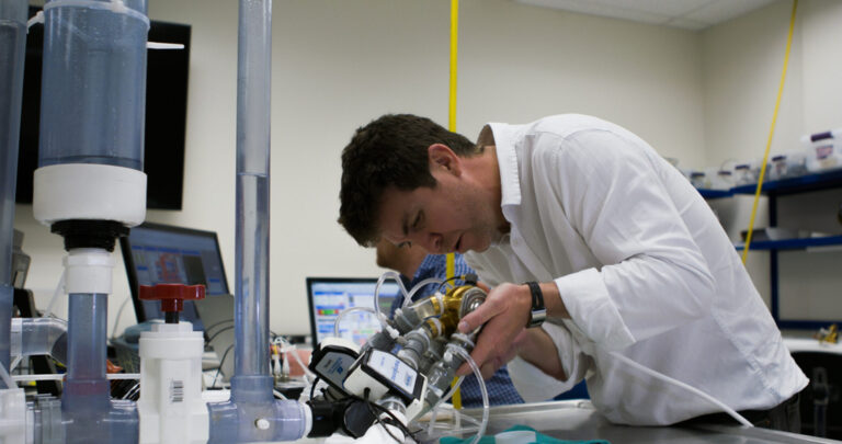 Australian Man Survives 100 Days on Artificial Heart Before Transplant ...