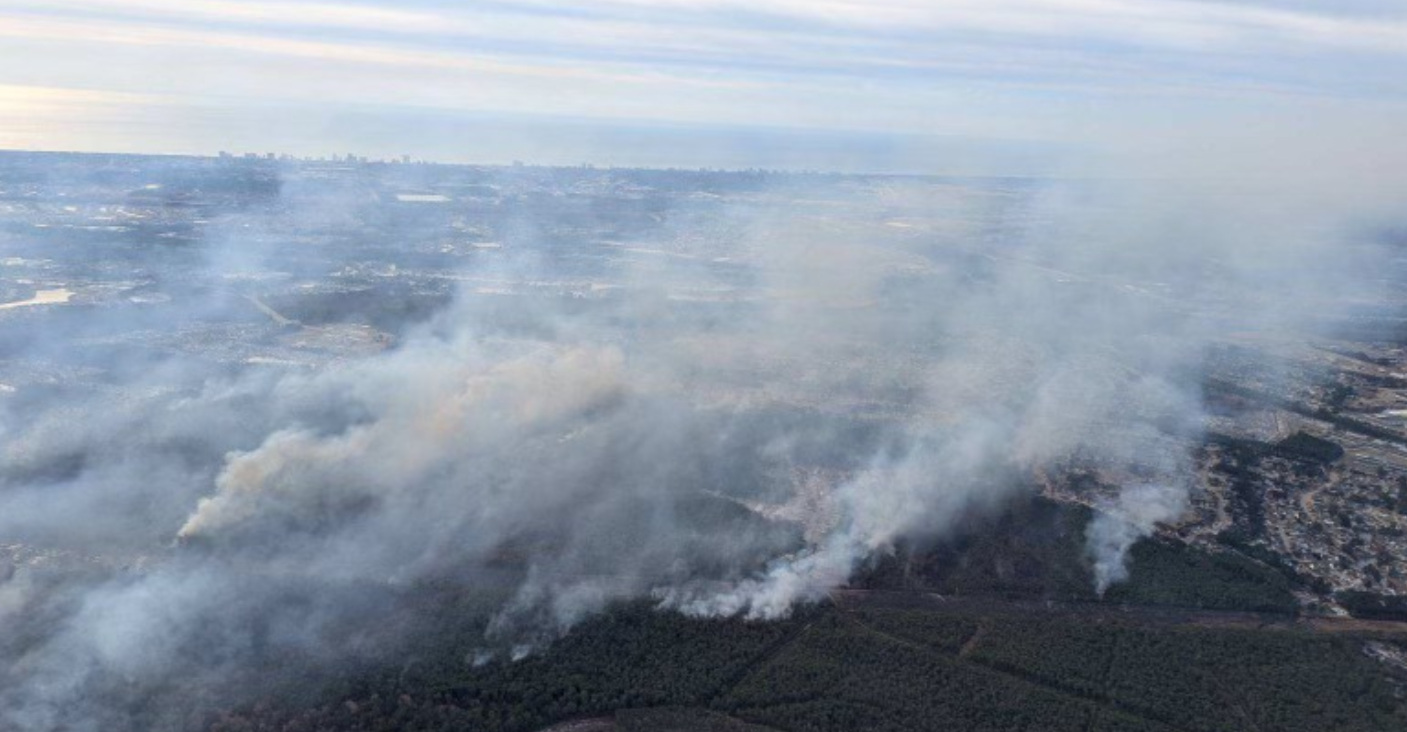 Carolina Forest Wildfire Burns 1600 Acres: 30% Contained, Smoke Shuts ...
