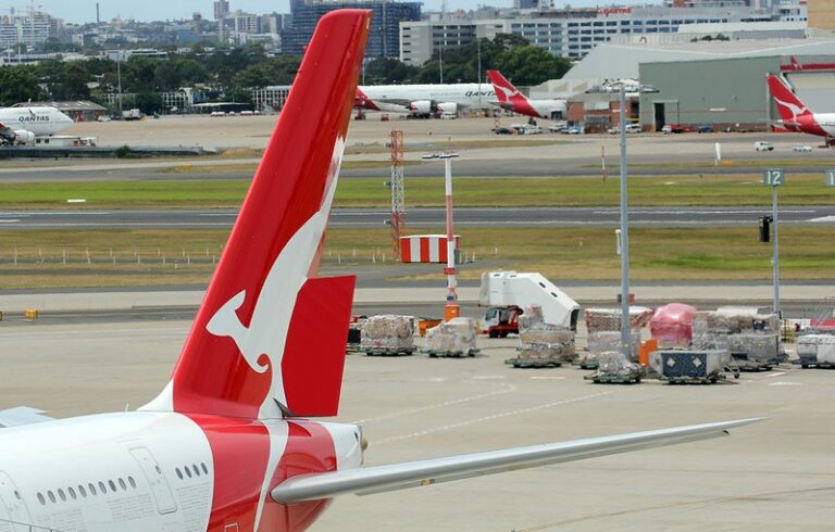 Qantas Flight QF643 Returns to Sydney After 18-Minute Delay as Cockpit ...