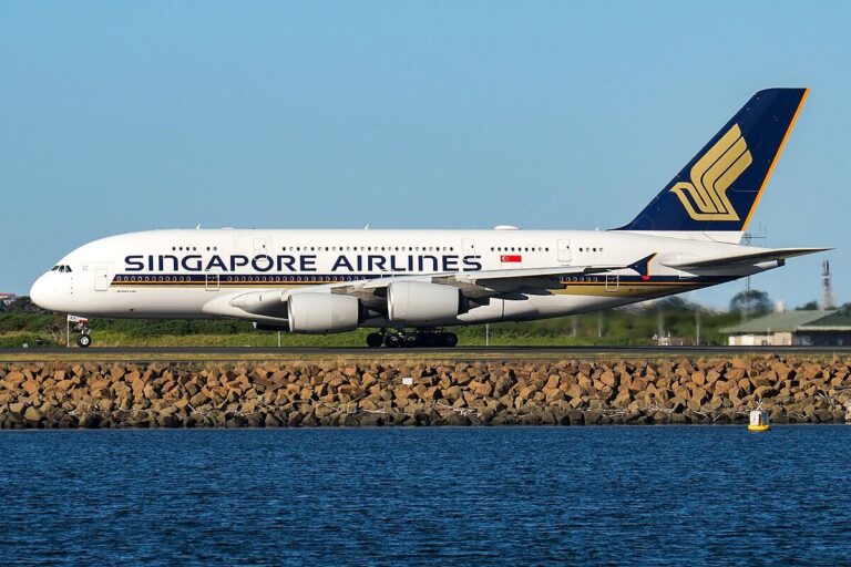 Singapore Airlines and Scoot Ban In-Flight Power Bank Use Starting ...