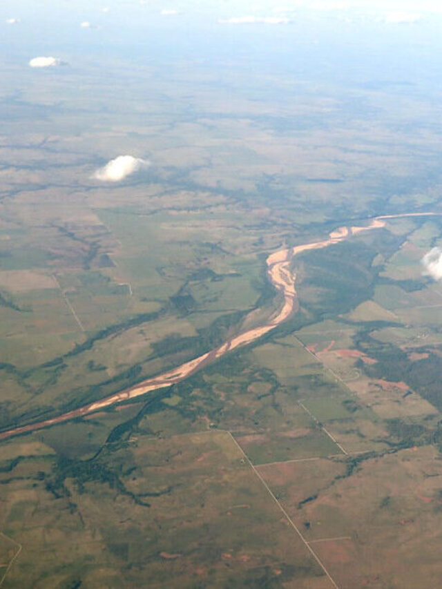 Record Rainfall Floods Red River, Stops $480M I-35 Bridge Project ...