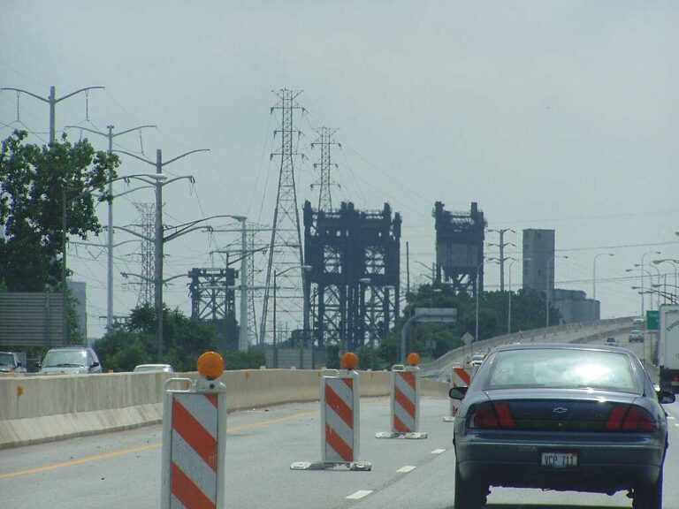 Thousands Without Power as Storm Ravages Chicago Area Counties - Karmactive